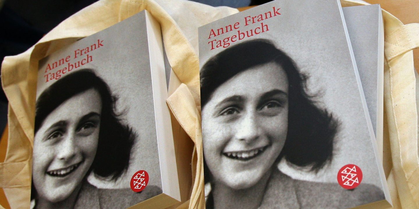 Jugendliche verbrennen Anne Franks Tagebuch | Jüdische Allgemeine