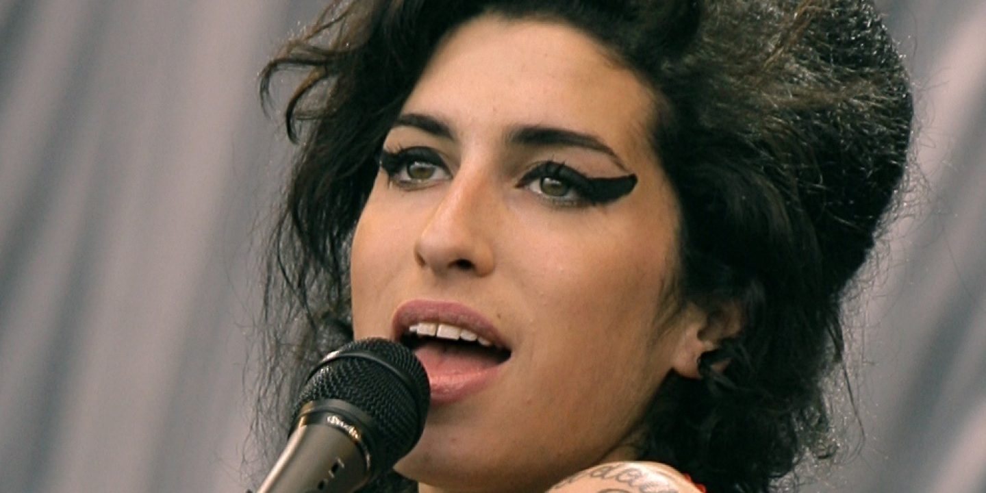 Worin die Eltern von Amy Winehouse heute trotz allem ein bisschen Trost ...