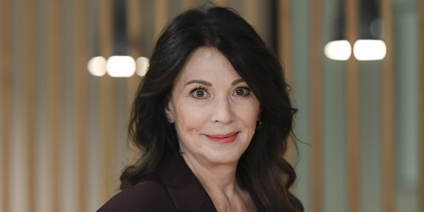 Iris Berben vermisst einen Aufschrei gegen Antisemitismus | Jüdische ...