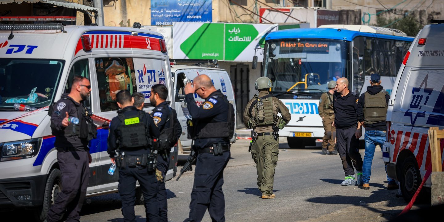 Nach Terroranschlag auf Israelis: Siedler wüten in palästinensischen ...