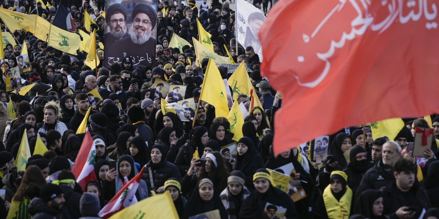 Zehntausende bei Beerdigung von Hisbollah-Chef Hassan Nasrallah ...